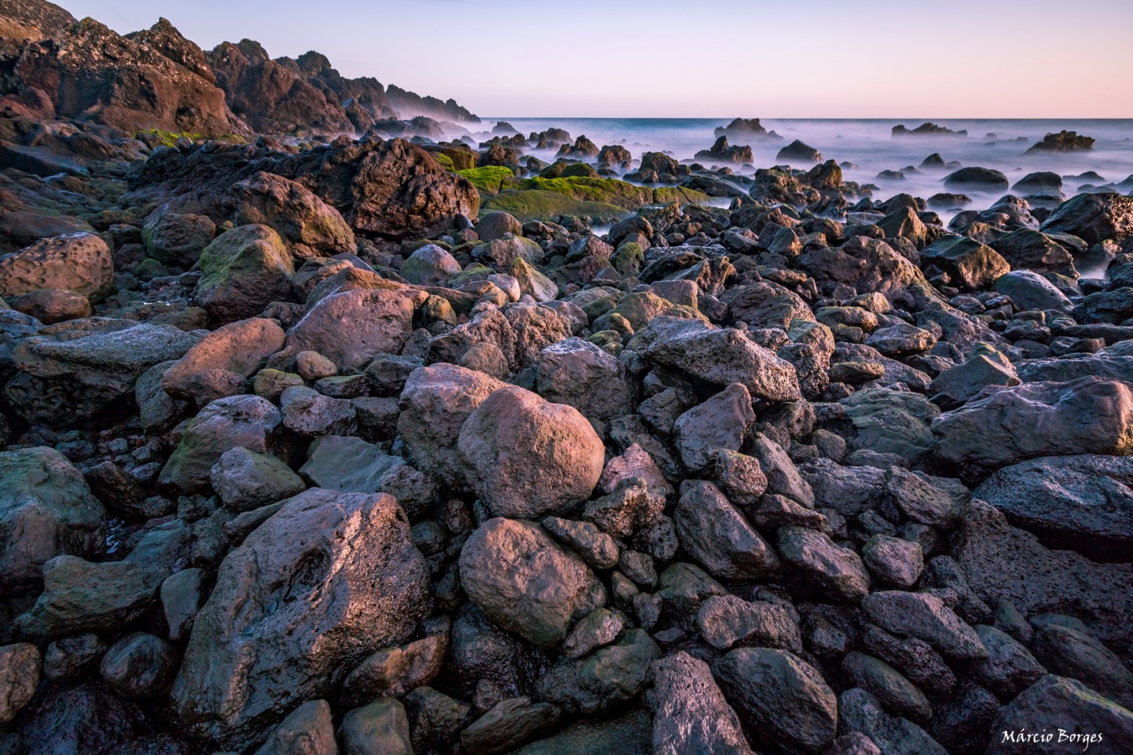 Quais São os Tipos de Rochas Vulcânicas? Exemplos | Mundo Ecologia
